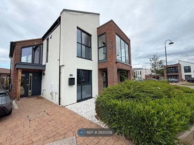 3 Bedroom Detached House To Rent In Ferranti Place, Milton Keynes, MK10