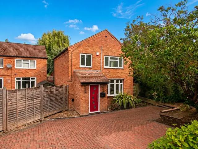 3 Bedroom Detached House To Rent In Florin Close, Pennyland, Milton Keynes, MK15