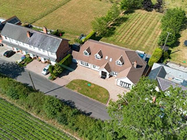 3 Bedroom Detached House To Rent In Henwood Lane, Solihull, B91