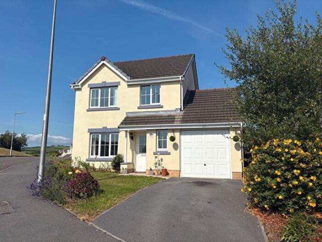 3 Bedroom Detached House To Rent In Maes Y Wennol, Carmarthen, SA31
