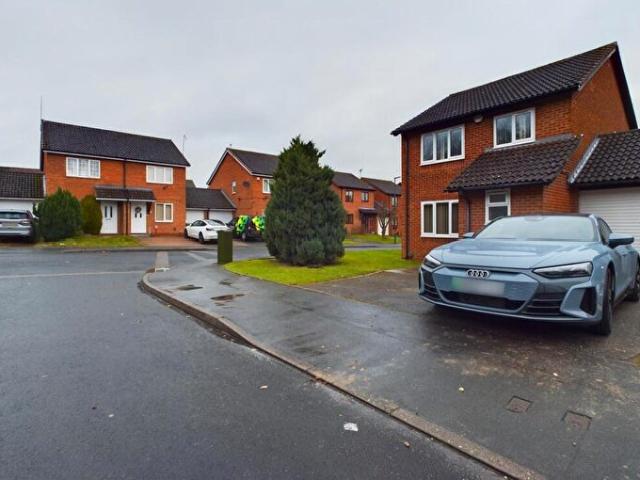3 Bedroom Detached House To Rent In, Maywell Drive Solihull, B92