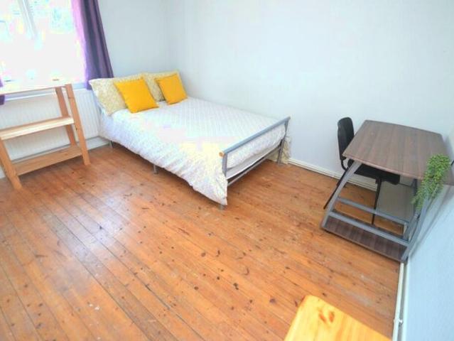 3 Bedroom Detached House To Rent In Oliver Close, Arboretum, Nottingham, NG7