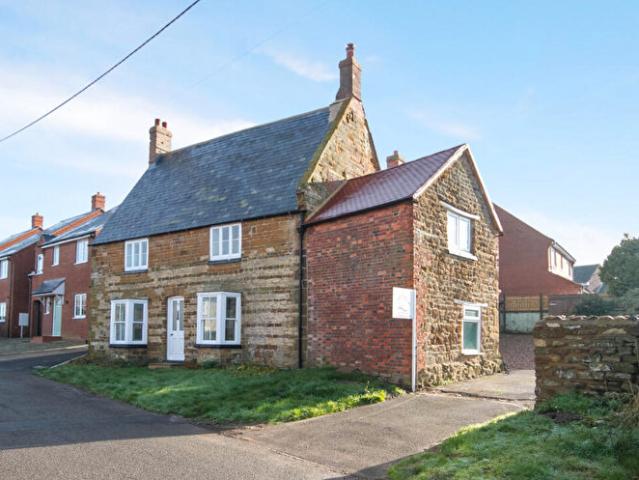 3 Bedroom Detached House To Rent In Queen Street, Weedon, NN7