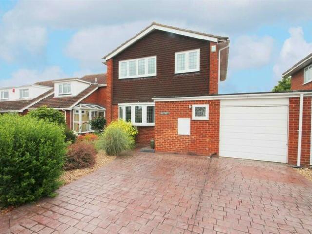 3 Bedroom Detached House To Rent In Ramworth Way, Aylesbury, HP21