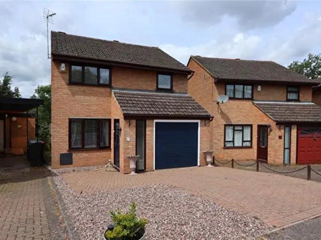 3 Bedroom Detached House To Rent In Rycroft, Furzton, Milton Keynes, Buckinghamshire, MK4