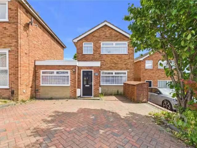 3 bedroom Detached House to rent, Kipton Field, Rothwell, NN14.