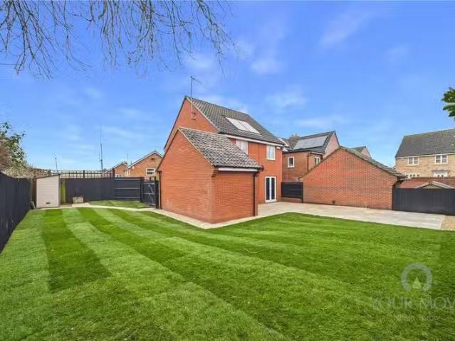 3 bedroom Detached House to rent, Prestbury Road, Northampton.