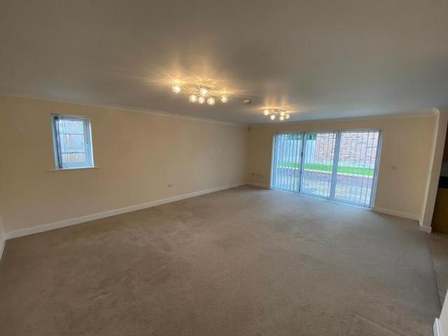 3 bedroom detached villa to rent