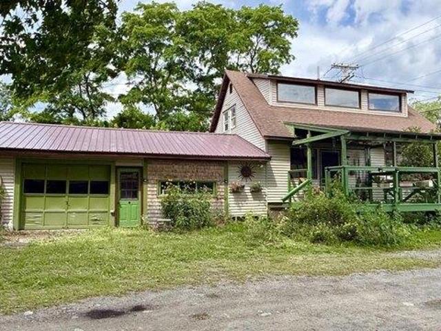 3 bedroom, Dexter ME 04930 104789779