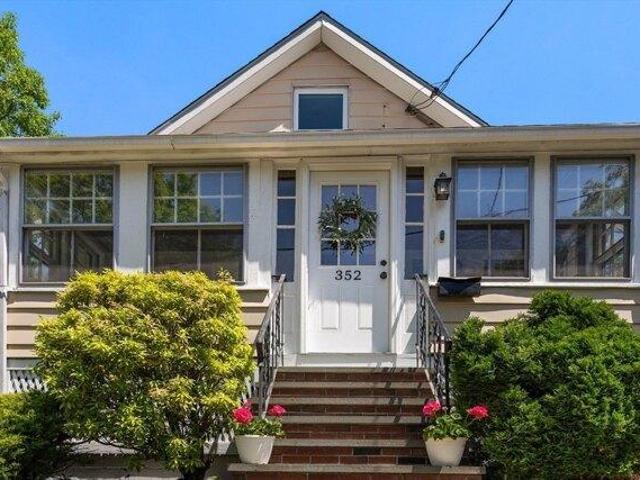 3 bedroom, Dedham MA 02026 103160683