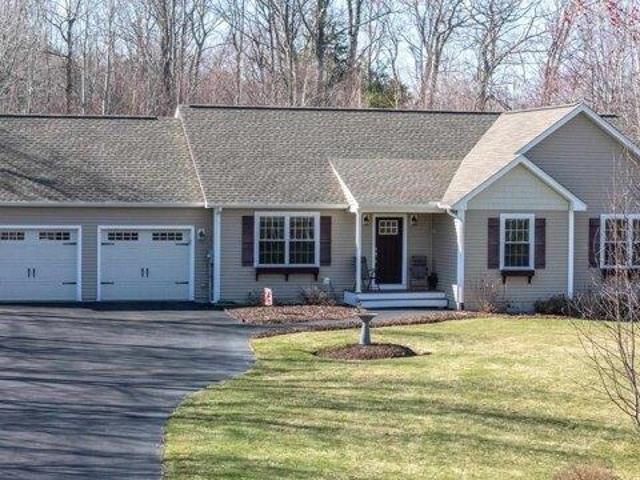 3 bedroom, Deerfield NH 03037 102343815
