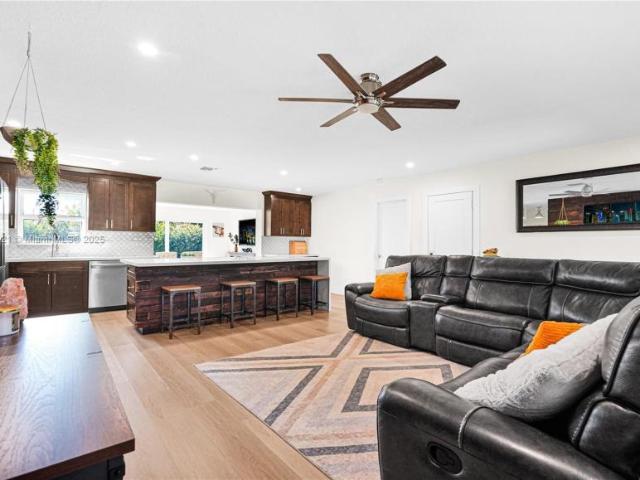 3 bedroom, Deerfield Beach FL FL 33441 102397174