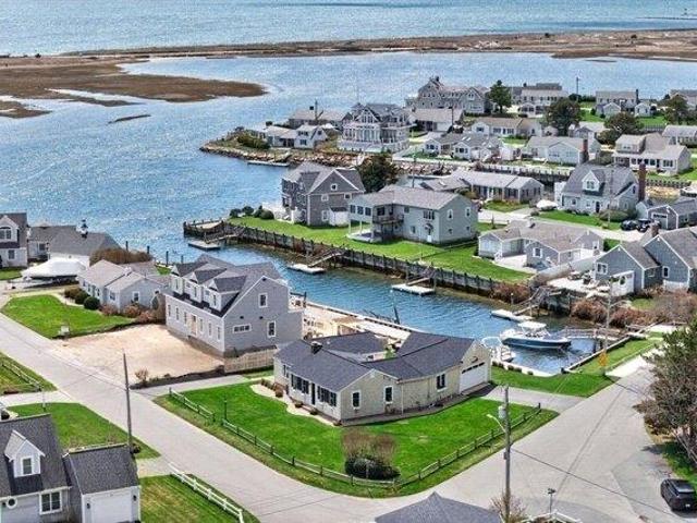 3 bedroom, Dennis MA 02670 103436035