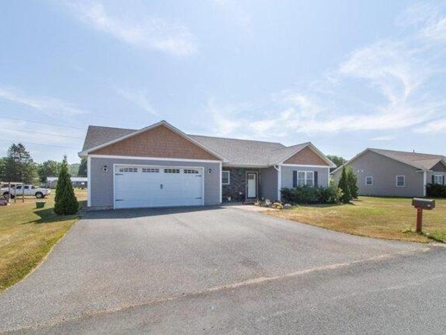 3 bedroom, Derby VT 05830 93675650