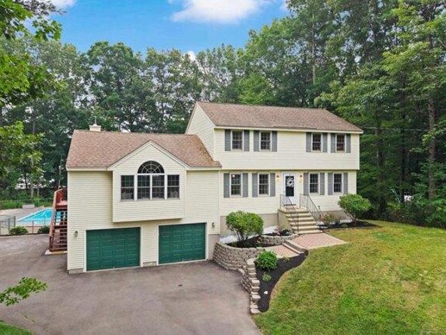 3 bedroom, Derry NH 03038 104716004