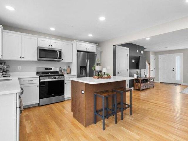 3 bedroom, Derry NH 03038 102213112