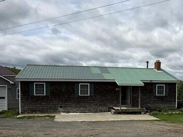 3 bedroom, Dixmont ME 04932 104606397