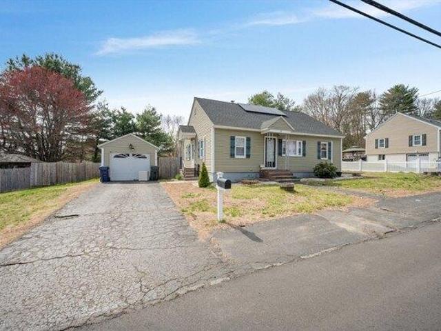 3 bedroom, Dracut MA 01826 LS103036113