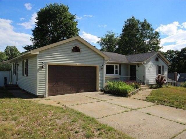 3 bedroom, Dracut MA 01826 104075660