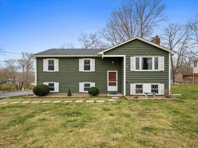 3 bedroom, Dudley MA 01571 LS102860911