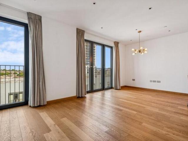 3 bedroom duplex for rent in Bellwether Lane, London, SW18