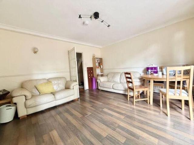 3 bedroom duplex for rent in Jamaica Road, SE16