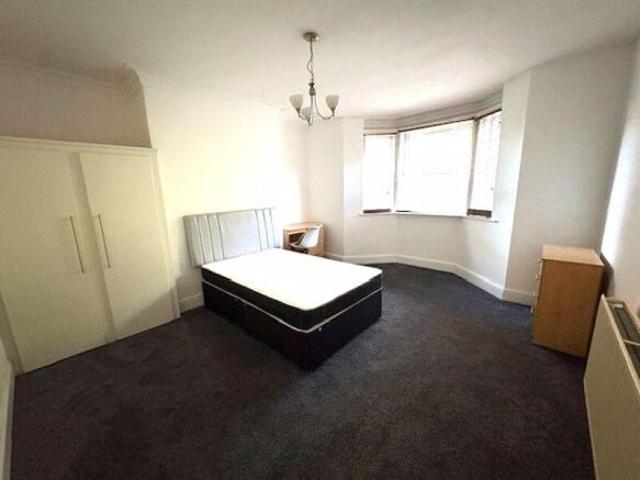 3 bedroom duplex for rent in St. Michaels Road, Leeds, LS6