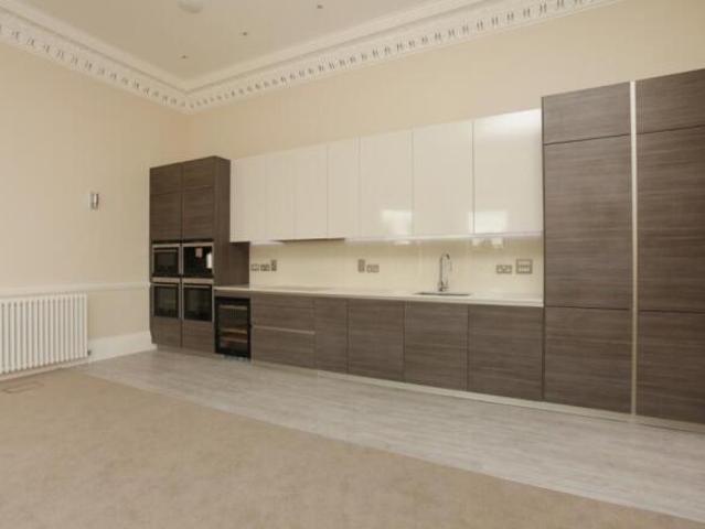 3 bedroom duplex for rent in Thirlestaine Road, Cheltenham, GL53