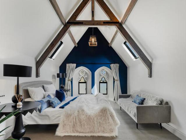 3 bedroom duplex for sale in Brussels Road, Battersea, South West London, SW11