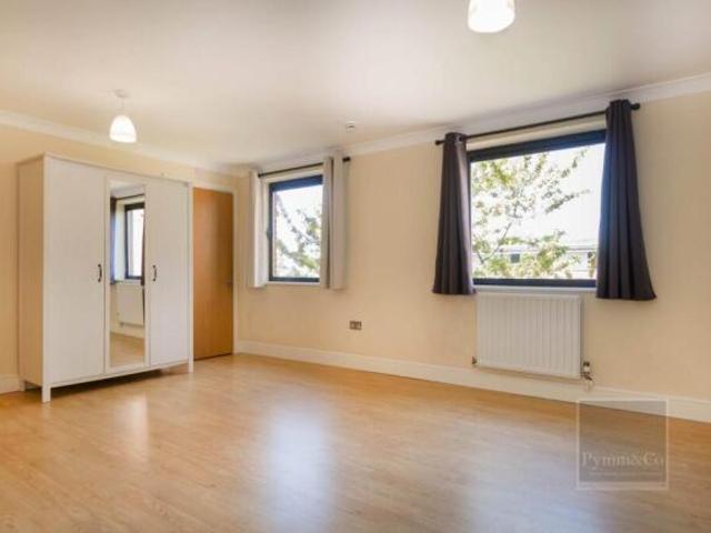 3 bedroom duplex for sale in Chapelfield Gardens, Norwich, NR1