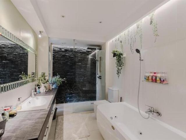 3 bedroom duplex for sale in Downleaze, Stoke Bishop, Bristol, BS9