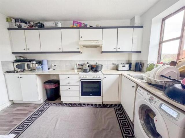 3 bedroom duplex for sale in Grace Avenue, Oldbrook, Milton Keynes, MK6