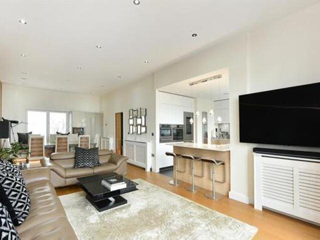 3 Bedroom Duplex For Sale In Greenwich, London