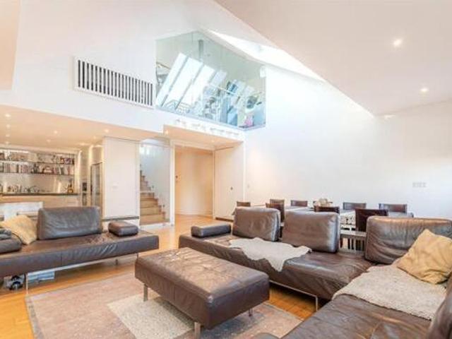 3 Bedroom Duplex For Sale In London