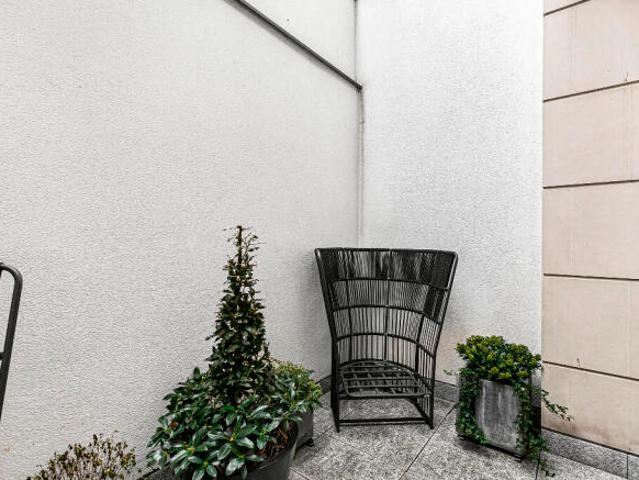 3 bedroom duplex for sale in Whistler Square, London, SW1W