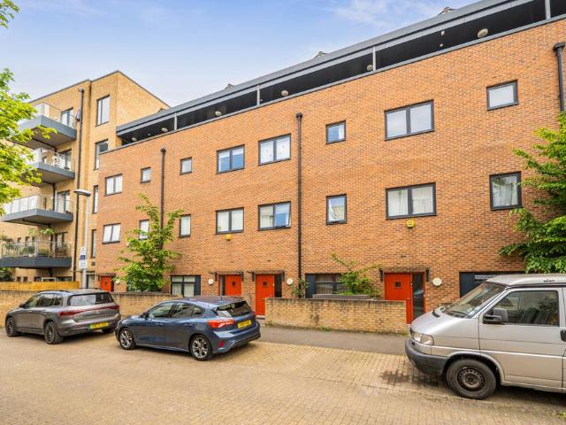 3 bedroom duplex for sale