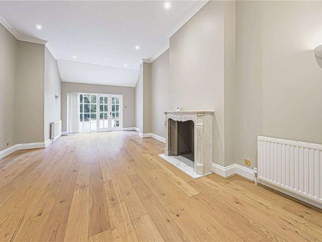 3 bedroom duplex garden apartment, set in the heart of Hampstead