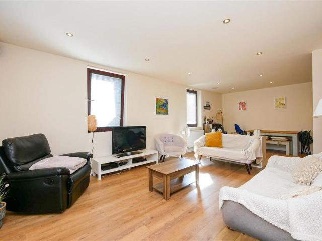3 bedroom duplex to rent