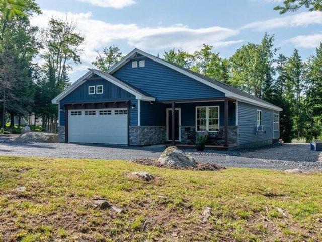 3 bedroom, Embden ME 04958 105115642