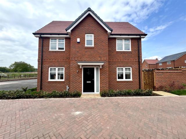 3 Bedroom End of Terrace