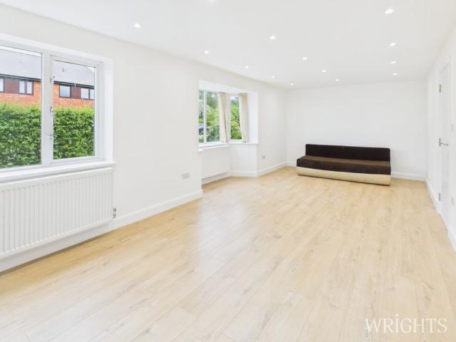 3 bedroom End Of Terrace Cornerfield, Hatfield