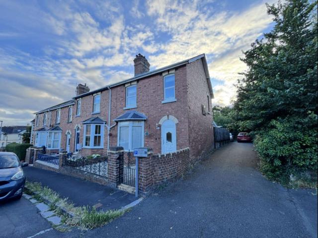 3 Bedroom End Of Terrace House