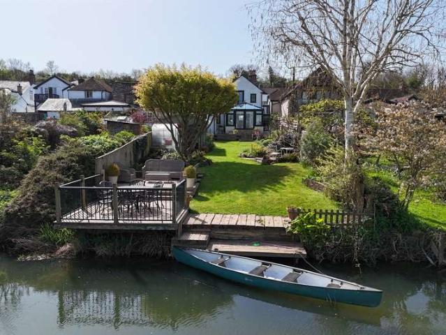 3 Bedroom End Of Terrace House