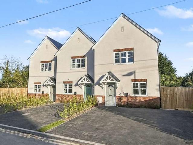 3 Bedroom End Of Terrace House