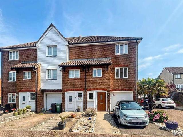 3 Bedroom End Of Terrace House