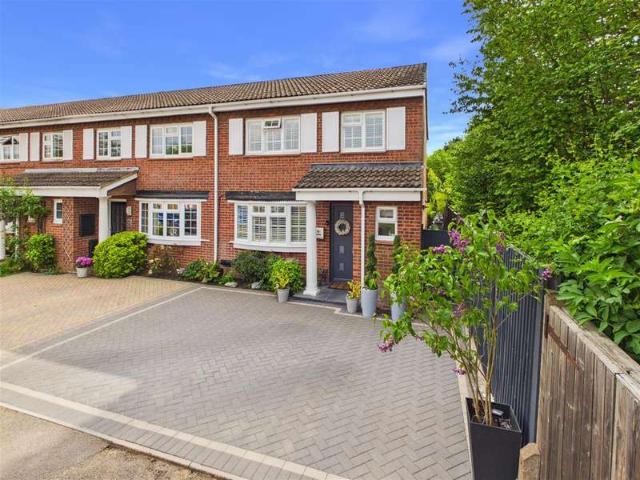 3 Bedroom End Of Terrace House