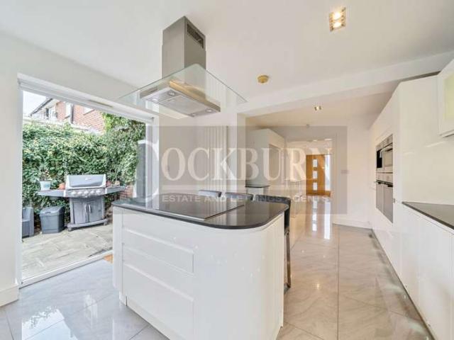 3 Bedroom End Of Terrace House