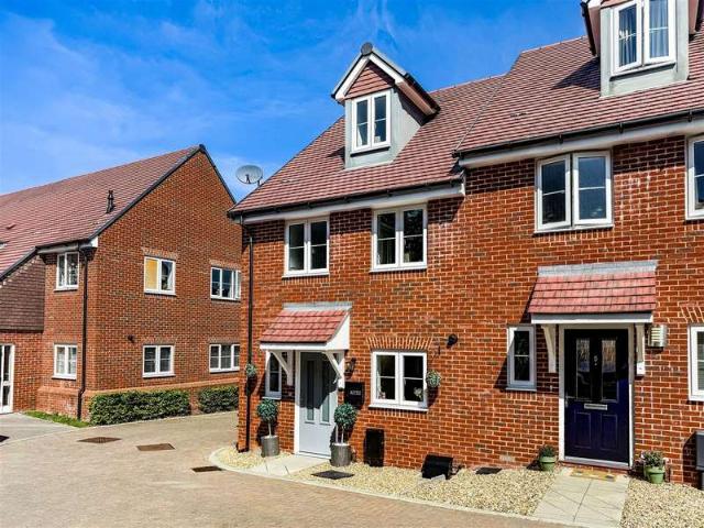 3 Bedroom End Of Terrace House