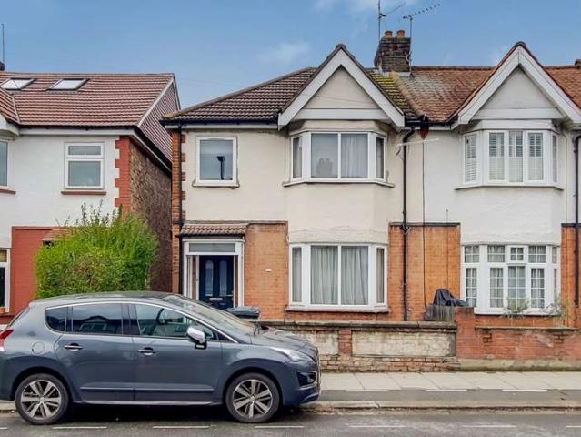 3 Bedroom End Of Terrace House