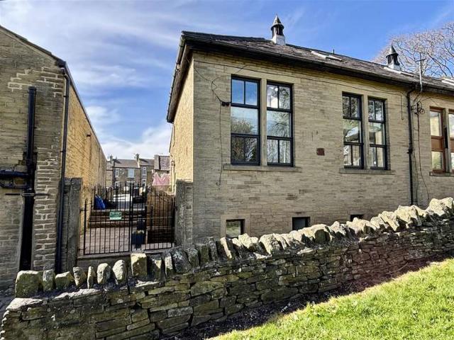 3 Bedroom End Of Terrace House